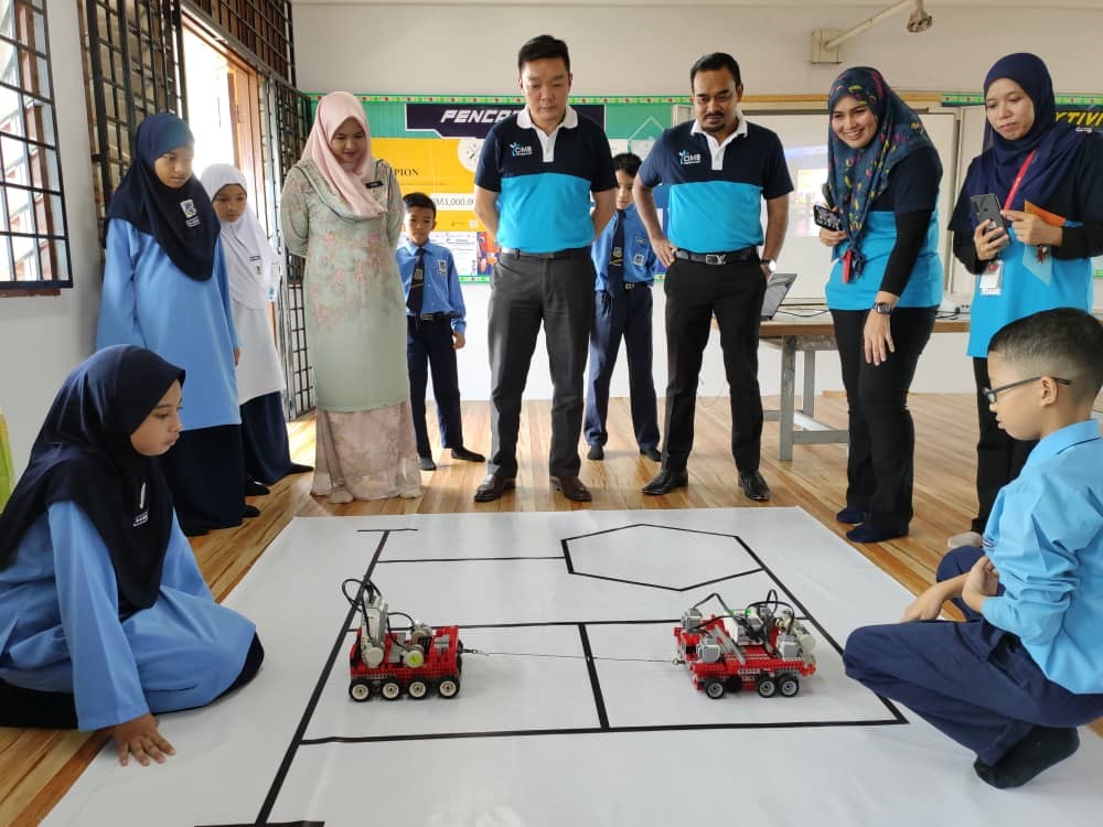 Kelab Robotik at Sekolah Kebangsaan Ahmad Pekan Pahang